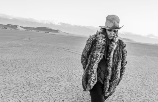 Linda Perry | Official Site
